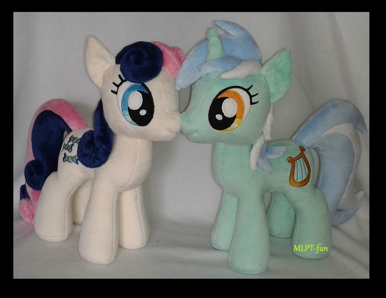 #783012 - safe, artist:calusariac, derpibooru import, bon bon, lyra ...